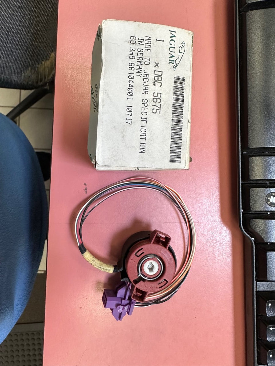 New Genuine Oem Ignition Switch For Jaguar Xj6 Xj12 Dbc5675 Origin